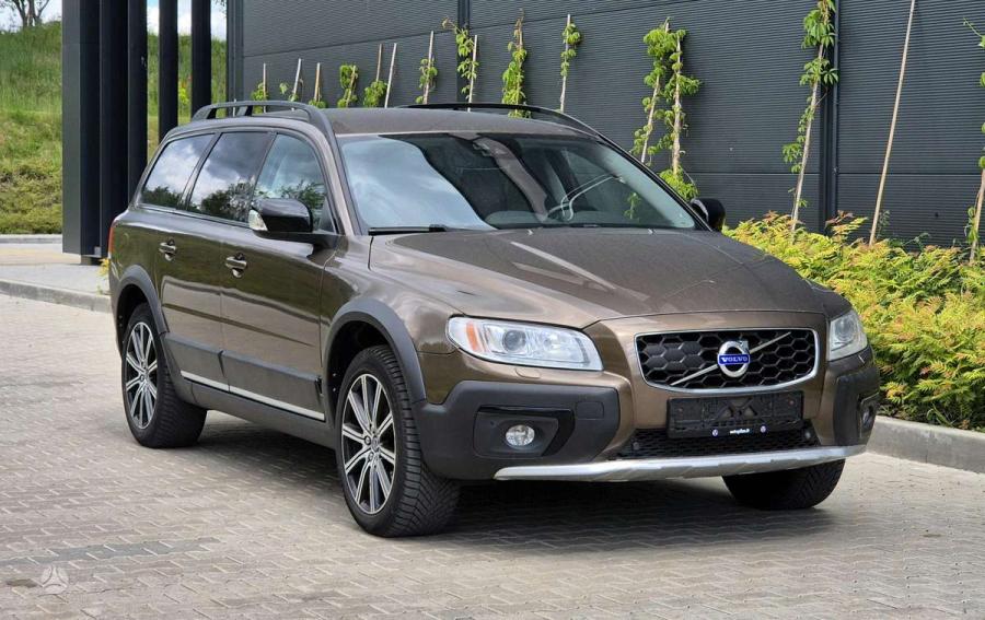 Brūns Volvo XC70 2015 Viļņa, ar dzinēja tilpumu 1.98 L un nobraukumu 257 tūkst. km par 9650 €, foto 1 vietnē AUTOMOTO.COM.LV