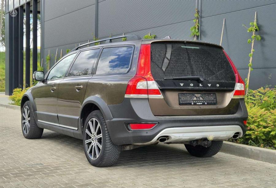 Brūns Volvo XC70 2015 Viļņa, ar dzinēja tilpumu 1.98 L un nobraukumu 257 tūkst. km par 9650 €, foto 4 vietnē AUTOMOTO.COM.LV