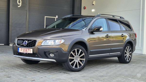 Brown Volvo XC70 2015 in Vilnius, with an engine capacity of 1.98 L and mileage of 257 thousand km for 9950 €, photo 2 on AUTOMOTO.COM.LV