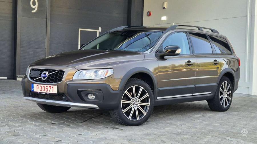 Brown Volvo XC70 2015 in Vilnius, with an engine capacity of 1.98 L and mileage of 257 thousand km for 9950 €, photo 3 on AUTOMOTO.COM.LV