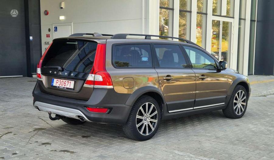 Brown Volvo XC70 2015 in Vilnius, with an engine capacity of 1.98 L and mileage of 257 thousand km for 9950 €, photo 6 on AUTOMOTO.COM.LV