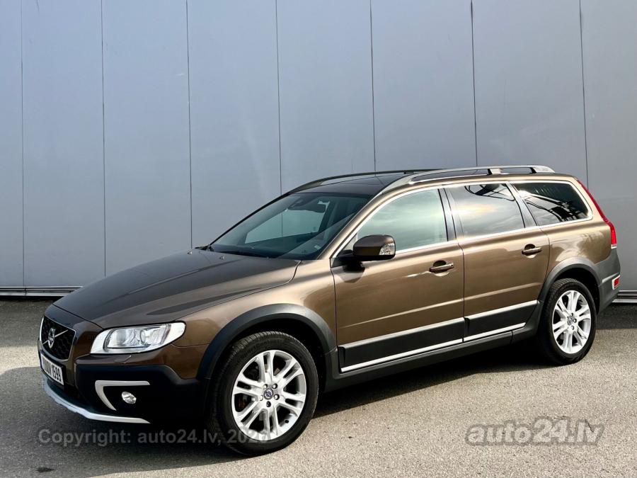 Brown Volvo XC70 2016 in Tallinn, with an engine capacity of 2.40 L and mileage of 0 thousand km for 15999 €, photo 1 on AUTOMOTO.COM.LV