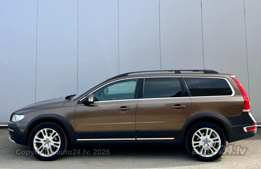 Brown Volvo XC70 2016 in Tallinn, with an engine capacity of 2.40 L and mileage of 0 thousand km for 15999 €, photo 3 on AUTOMOTO.COM.LV