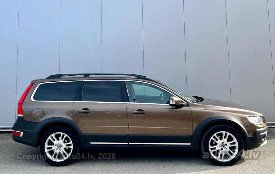 Brown Volvo XC70 2016 in Tallinn, with an engine capacity of 2.40 L and mileage of 0 thousand km for 15999 €, photo 6 on AUTOMOTO.COM.LV