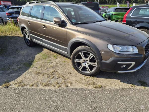 Brūns Volvo XC70 2016 Viļņa, ar dzinēja tilpumu 2.40 L un nobraukumu 280 tūkst. km par 13950 €, foto 1 vietnē AUTOMOTO.COM.LV