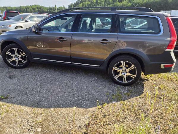 Brūns Volvo XC70 2016 Viļņa, ar dzinēja tilpumu 2.40 L un nobraukumu 280 tūkst. km par 13950 €, foto 4 vietnē AUTOMOTO.COM.LV