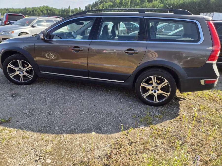Brūns Volvo XC70 2016 Viļņa, ar dzinēja tilpumu 2.40 L un nobraukumu 280 tūkst. km par 13950 €, foto 5 vietnē AUTOMOTO.COM.LV