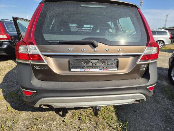 Brūns Volvo XC70 2016 Viļņa, ar dzinēja tilpumu 2.40 L un nobraukumu 280 tūkst. km par 13950 €, foto 5 vietnē AUTOMOTO.COM.LV