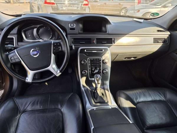 Brūns Volvo XC70 2016 Viļņa, ar dzinēja tilpumu 2.40 L un nobraukumu 280 tūkst. km par 13950 €, foto 6 vietnē AUTOMOTO.COM.LV