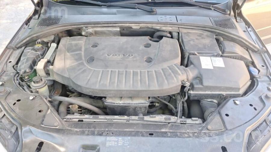 Brown Volvo XC70 2016 in Riga, with an engine capacity of 2.40 L and mileage of 318 thousand km for 10800 €, photo 14 on AUTOMOTO.COM.LV