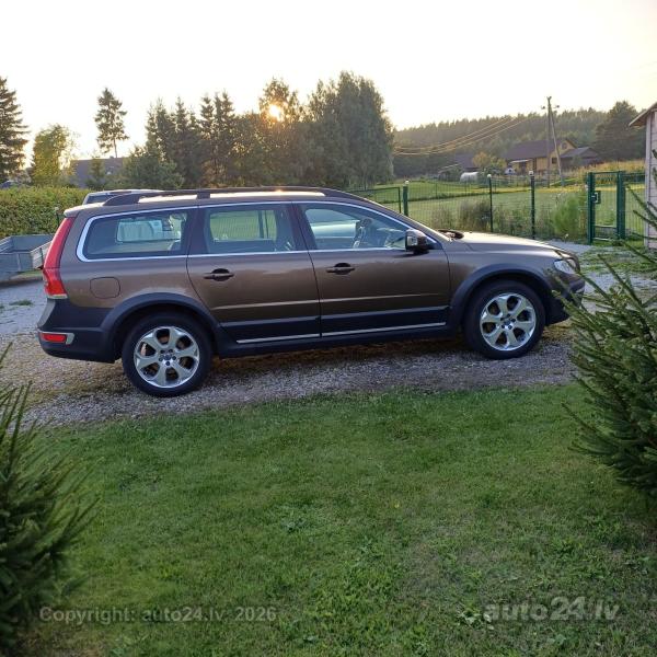Brown Volvo XC70 2016 in Parnu, with an engine capacity of 2.40 L and mileage of 269 thousand km for 17900 €, photo 3 on AUTOMOTO.COM.LV