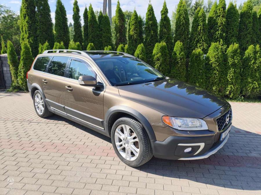 Brown Volvo XC70 2016 in Vilnius, with an engine capacity of 2.50 L and mileage of 177 thousand km for 13400 €, photo 3 on AUTOMOTO.COM.LV