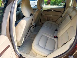 Brown Volvo XC70 2016 in Vilnius, with an engine capacity of 2.50 L and mileage of 177 thousand km for 13400 €, photo 13 on AUTOMOTO.COM.LV