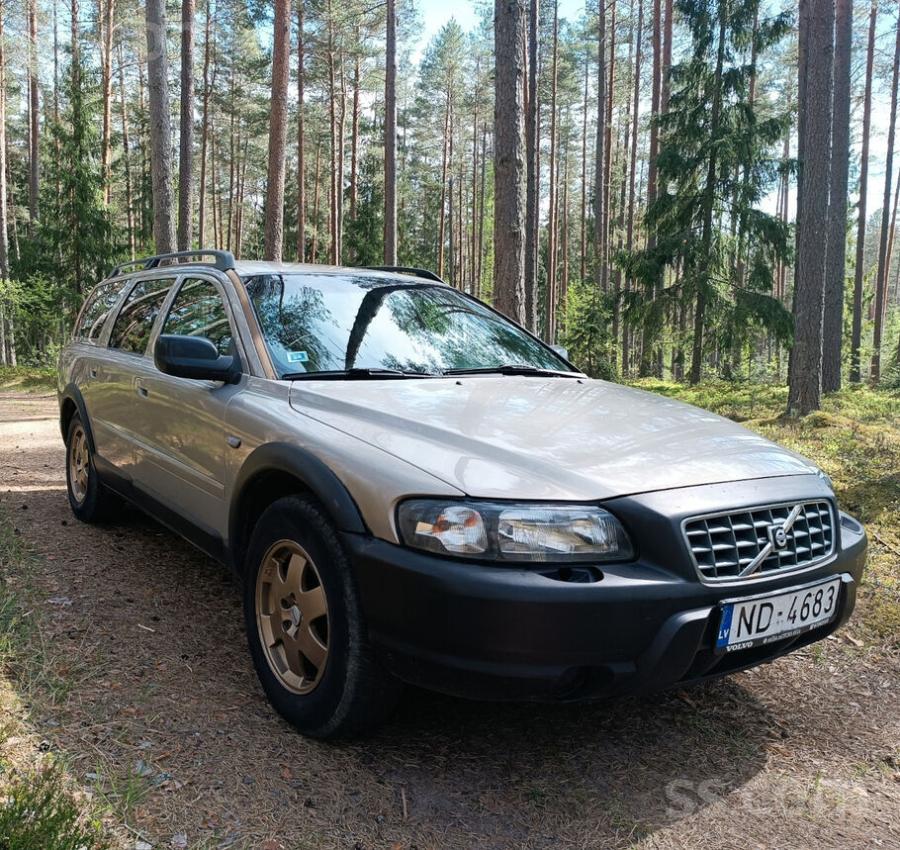 Volvo XC70 2001 Cēsis, ar dzinēja tilpumu 2.40 L un nobraukumu 423 tūkst. km par 1700 €, foto 1 vietnē AUTOMOTO.COM.LV