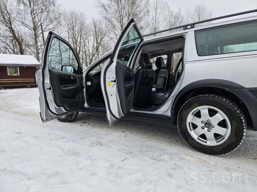 Volvo XC70 2003 Talsi, ar dzinēja tilpumu 2.40 L un nobraukumu 263 tūkst. km par 4999 €, foto 7 vietnē AUTOMOTO.COM.LV