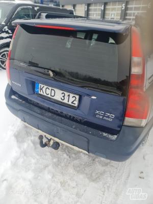 Volvo XC70 2003 Viļņa, ar dzinēja tilpumu 2.40 L un nobraukumu 260 tūkst. km par 2000 €, foto  vietnē AUTOMOTO.COM.LV