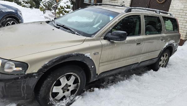Volvo XC70 2004 Kauņa, ar dzinēja tilpumu 2.40 L un nobraukumu 277 tūkst. km par 2400 €, foto 2 vietnē AUTOMOTO.COM.LV