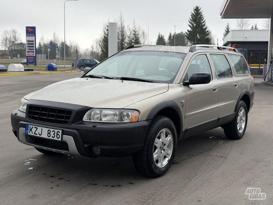 Volvo XC70 2005 Kelmė, ar dzinēja tilpumu 2.40 L un nobraukumu 390 tūkst. km par 2400 €, foto 1 vietnē AUTOMOTO.COM.LV