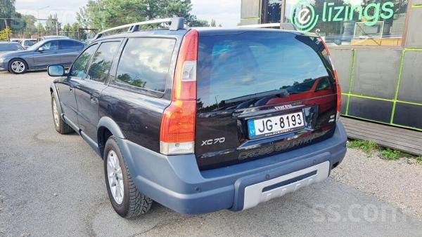Volvo XC70 2005 Rīga, ar dzinēja tilpumu 2.40 L un nobraukumu 439 tūkst. km par 2200 €, foto 8 vietnē AUTOMOTO.COM.LV