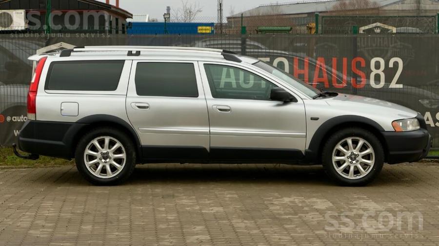 Volvo XC70 2006 in Liepaja, with an engine capacity of 2.40 L and mileage of 332 thousand km for 3950 €, photo 3 on AUTOMOTO.COM.LV