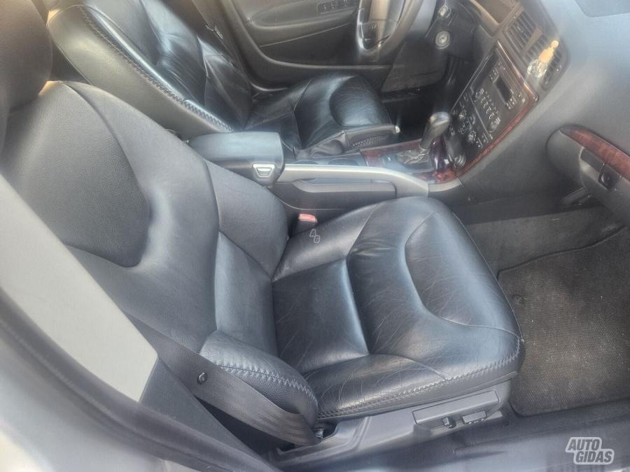 Volvo XC70 2006 Jonava, ar dzinēja tilpumu 2.50 L un nobraukumu 389 tūkst. km par 900 €, foto 6 vietnē AUTOMOTO.COM.LV