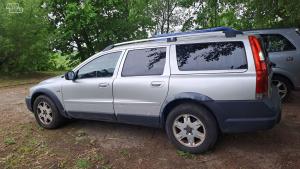 Volvo XC70 2006 in Vilnius, with an engine capacity of 2.40 L and mileage of 313 thousand km for 2999 €, photo 4 on AUTOMOTO.COM.LV