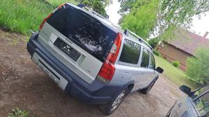 Volvo XC70 2006 in Vilnius, with an engine capacity of 2.40 L and mileage of 313 thousand km for 2999 €, photo 7 on AUTOMOTO.COM.LV