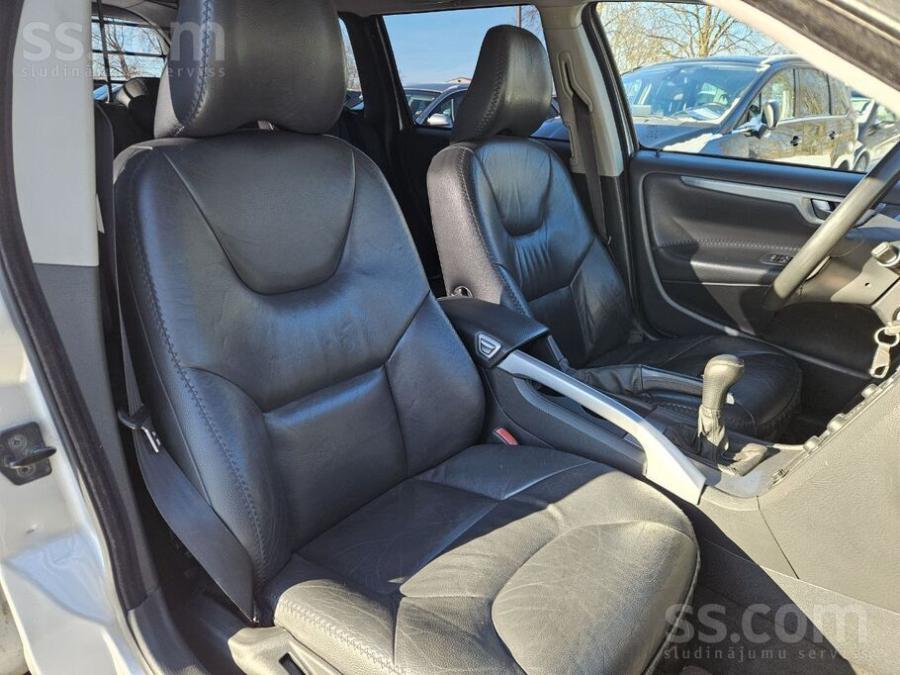 Volvo XC70 2006 Talsi, ar dzinēja tilpumu 2.40 L un nobraukumu 285 tūkst. km par 5299 €, foto 12 vietnē AUTOMOTO.COM.LV