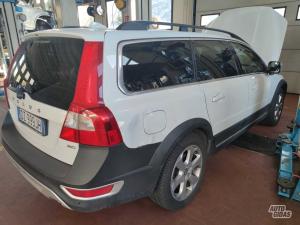 Volvo XC70 2009 in Kaunas, with an engine capacity of 2.40 L and mileage of 325 thousand km for 4190 €, photo 2 on AUTOMOTO.COM.LV