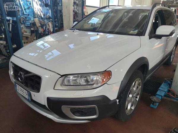 Volvo XC70 2009 in Kaunas, with an engine capacity of 2.40 L and mileage of 325 thousand km for 4190 €, photo 3 on AUTOMOTO.COM.LV