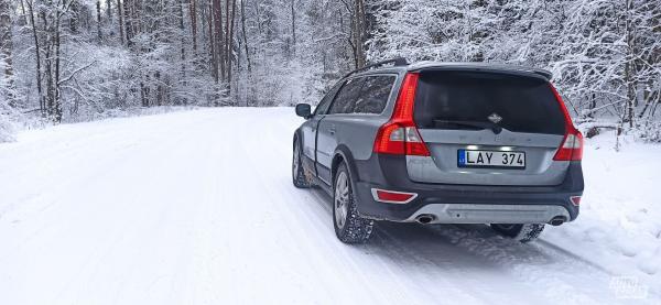 Volvo XC70 2010 Viļņa, ar dzinēja tilpumu 3.00 L un nobraukumu 260 tūkst. km par 7800 €, foto 2 vietnē AUTOMOTO.COM.LV
