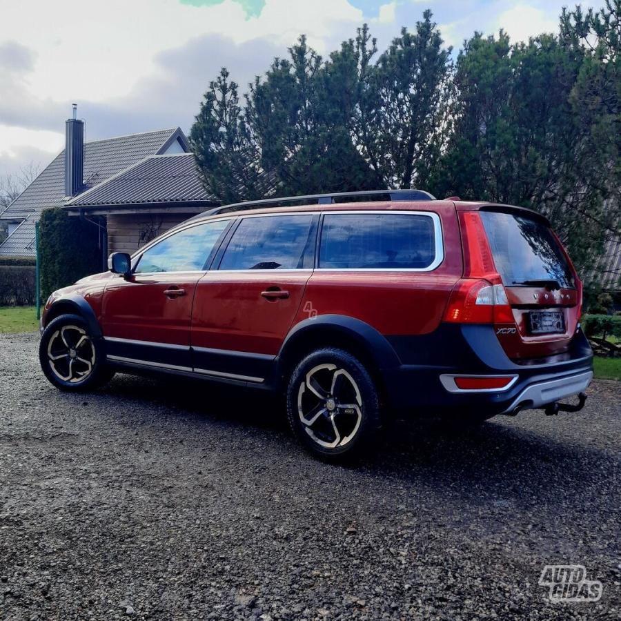 Volvo XC70 2010 in Marijampole, with an engine capacity of 2.40 L and mileage of 340 thousand km for 4800 €, photo 6 on AUTOMOTO.COM.LV