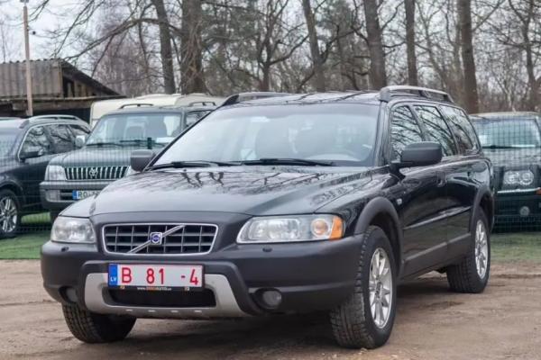 Зеленый Вольво ХС70 2005 в Гробиня, объемом двигателя 2.40 л и пробегом 370 тыс. км за 4500 €, фото 2 на AUTOMOTO.COM.LV