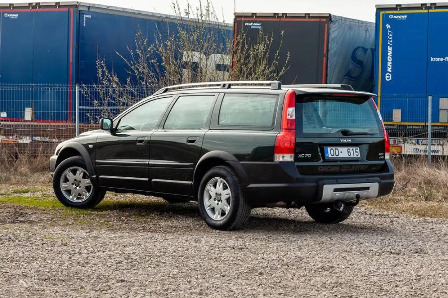 Зеленый Вольво ХС70 2005 в Рига, объемом двигателя 2.50 л и пробегом 329 тыс. км за 5290 €, фото 3 на AUTOMOTO.COM.LV