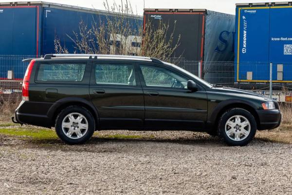 Зеленый Вольво ХС70 2005 в Рига, объемом двигателя 2.50 л и пробегом 329 тыс. км за 5290 €, фото 7 на AUTOMOTO.COM.LV