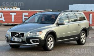 Zaļš Volvo XC70 2007 Valmiera, ar dzinēja tilpumu 2.40 L un nobraukumu 370 tūkst. km par 3250 €, foto  vietnē AUTOMOTO.COM.LV