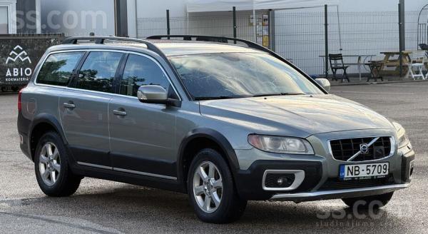 Green Volvo XC70 2007 in Valmiera, with an engine capacity of 2.40 L and mileage of 370 thousand km for 3250 €, photo 2 on AUTOMOTO.COM.LV