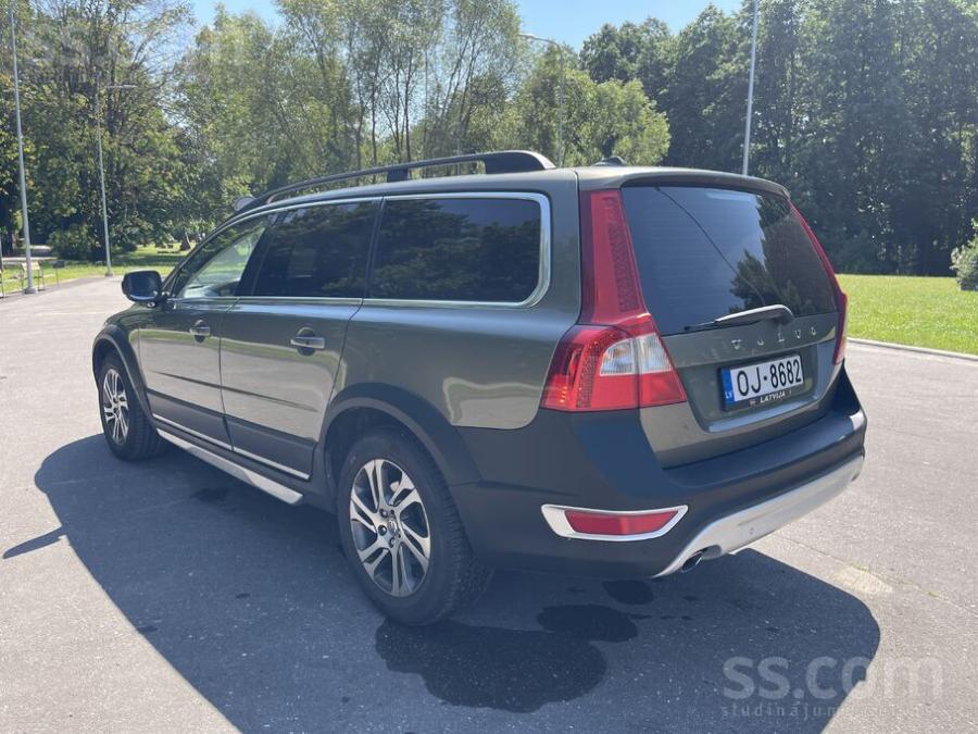 Green Volvo XC70 2012 in Riga, with an engine capacity of 2.40 L and mileage of 253 thousand km for 11000 €, photo 5 on AUTOMOTO.COM.LV