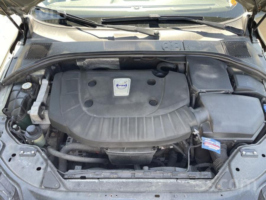 Green Volvo XC70 2012 in Riga, with an engine capacity of 2.40 L and mileage of 253 thousand km for 11000 €, photo 14 on AUTOMOTO.COM.LV
