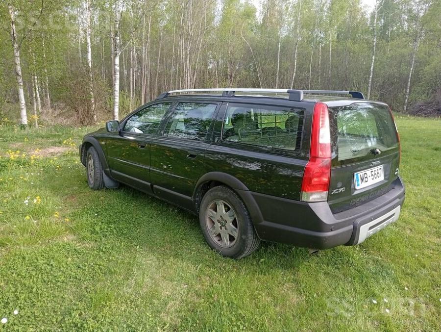 Green Volvo XC70 2005 in Gulbene, with an engine capacity of 2.40 L and mileage of 690 thousand km for 2500 €, photo 4 on AUTOMOTO.COM.LV