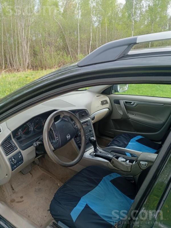 Green Volvo XC70 2005 in Gulbene, with an engine capacity of 2.40 L and mileage of 690 thousand km for 2500 €, photo 4 on AUTOMOTO.COM.LV