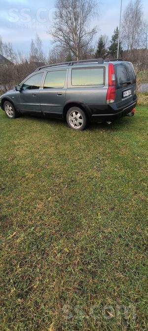 Zaļš Volvo XC70 2003 Jelgava, ar dzinēja tilpumu 2.40 L un nobraukumu 430 tūkst. km par 950 €, foto  vietnē AUTOMOTO.COM.LV