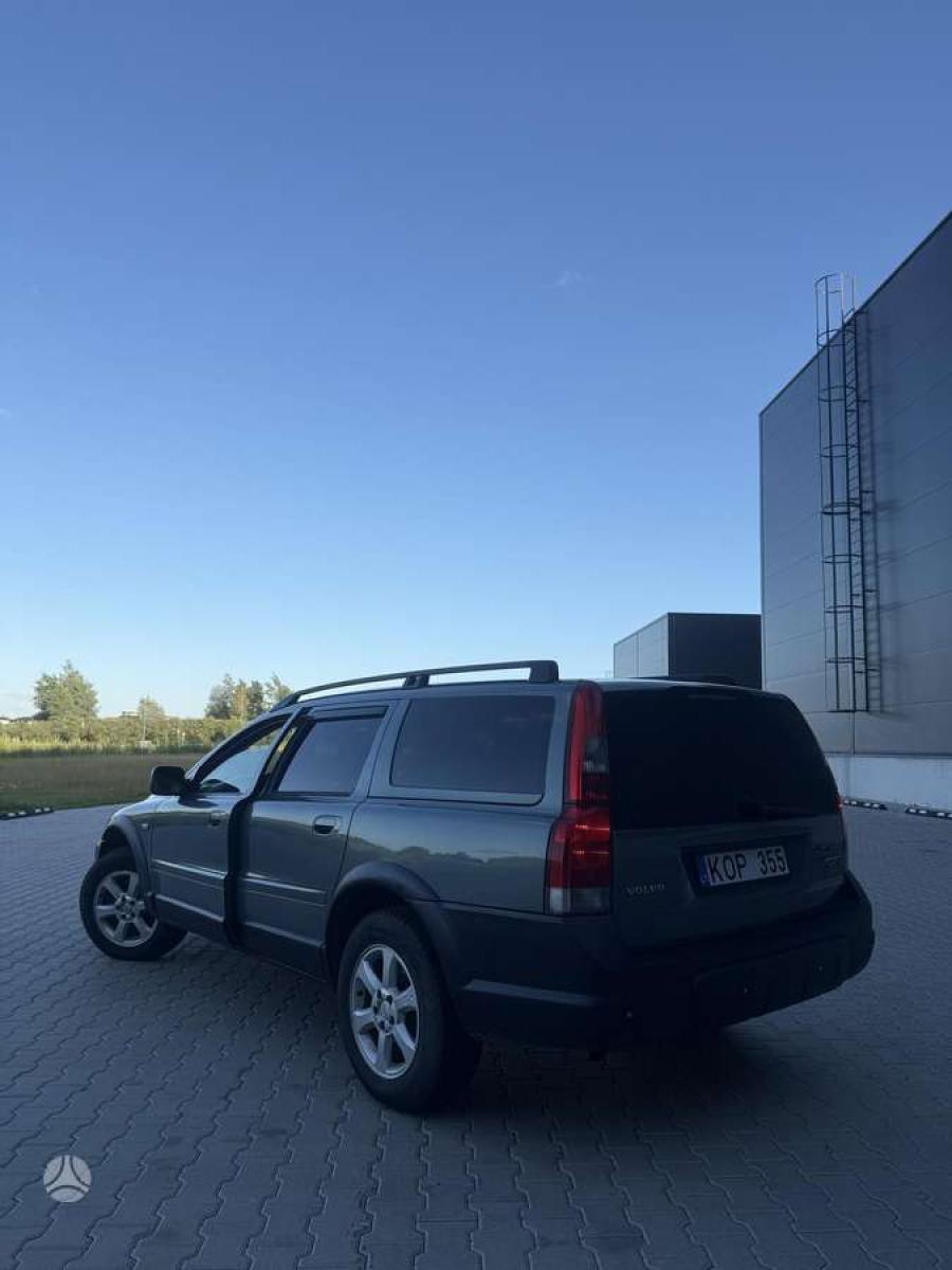 Zaļš Volvo XC70 2003 Šauļi, ar dzinēja tilpumu 2.40 L un nobraukumu 350 tūkst. km par 2250 €, foto 4 vietnē AUTOMOTO.COM.LV