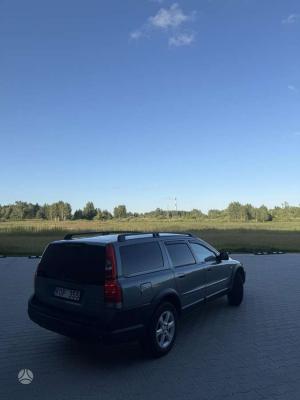Zaļš Volvo XC70 2003 Šauļi, ar dzinēja tilpumu 2.40 L un nobraukumu 350 tūkst. km par 2250 €, foto 5 vietnē AUTOMOTO.COM.LV