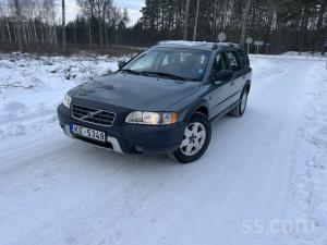 Green Volvo XC70 2004 in Riga, with an engine capacity of 2.40 L and mileage of 345 thousand km for 2900 €, photo 10 on AUTOMOTO.COM.LV