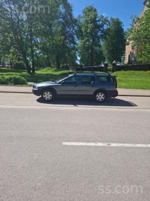 Green Volvo XC70 2004 in Aluksne, with an engine capacity of 2.40 L and mileage of 286 thousand km for 2900 €, photo  on AUTOMOTO.COM.LV