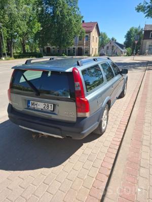 Зеленый Вольво ХС70 2004 в Алуксне, объемом двигателя 2.40 л и пробегом 286 тыс. км за 2900 €, фото 4 на AUTOMOTO.COM.LV
