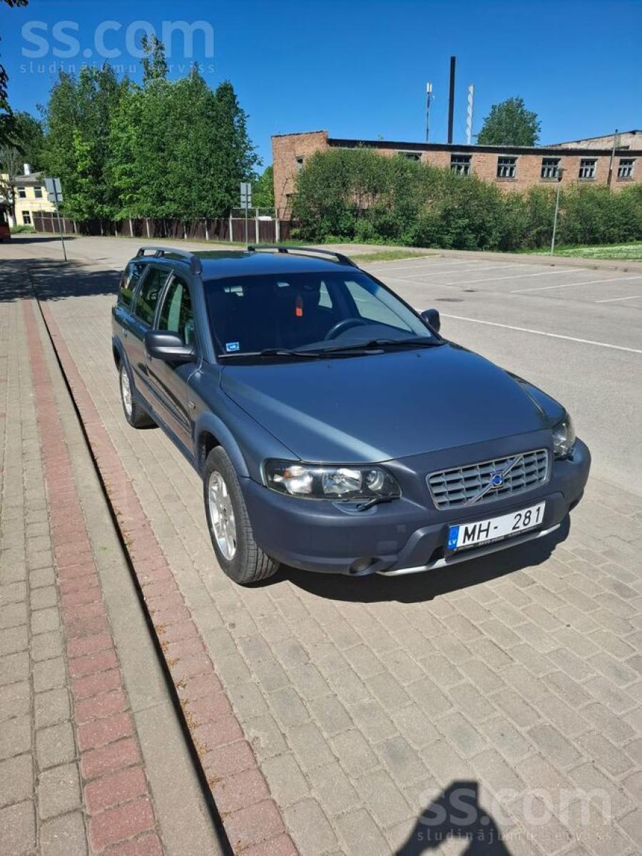 Зеленый Вольво ХС70 2004 в Алуксне, объемом двигателя 2.40 л и пробегом 286 тыс. км за 2900 €, фото 6 на AUTOMOTO.COM.LV