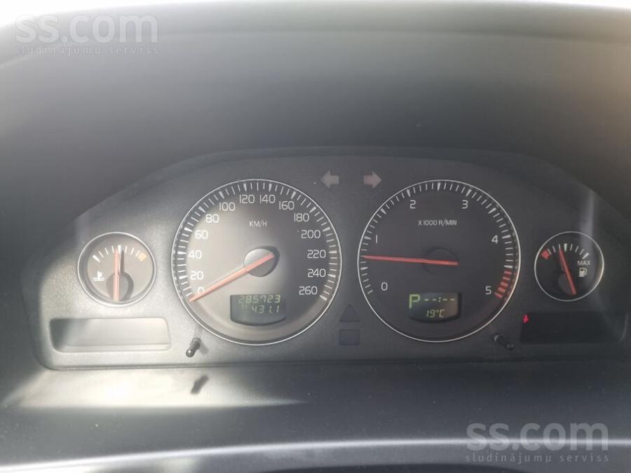 Зеленый Вольво ХС70 2004 в Алуксне, объемом двигателя 2.40 л и пробегом 286 тыс. км за 2900 €, фото 7 на AUTOMOTO.COM.LV