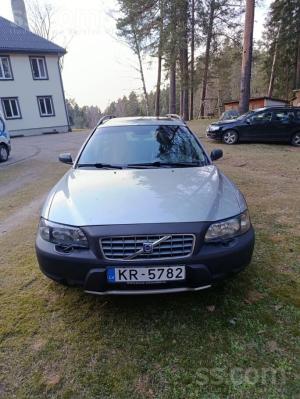 Green Volvo XC70 2004 in Cesis, with an engine capacity of 2.40 L and mileage of 419 thousand km for 2200 €, photo  on AUTOMOTO.COM.LV